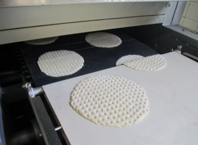 Minimum 2.5 Mm Thickness Automatic Pizza Making Machine Pizza Base ...