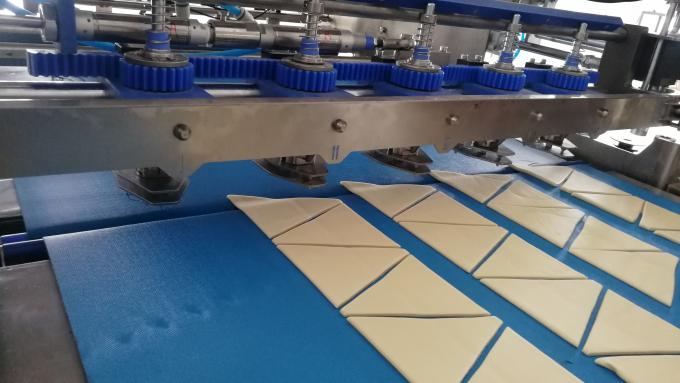 Croissant make up line / filled or unfilled croissant with capacity ...